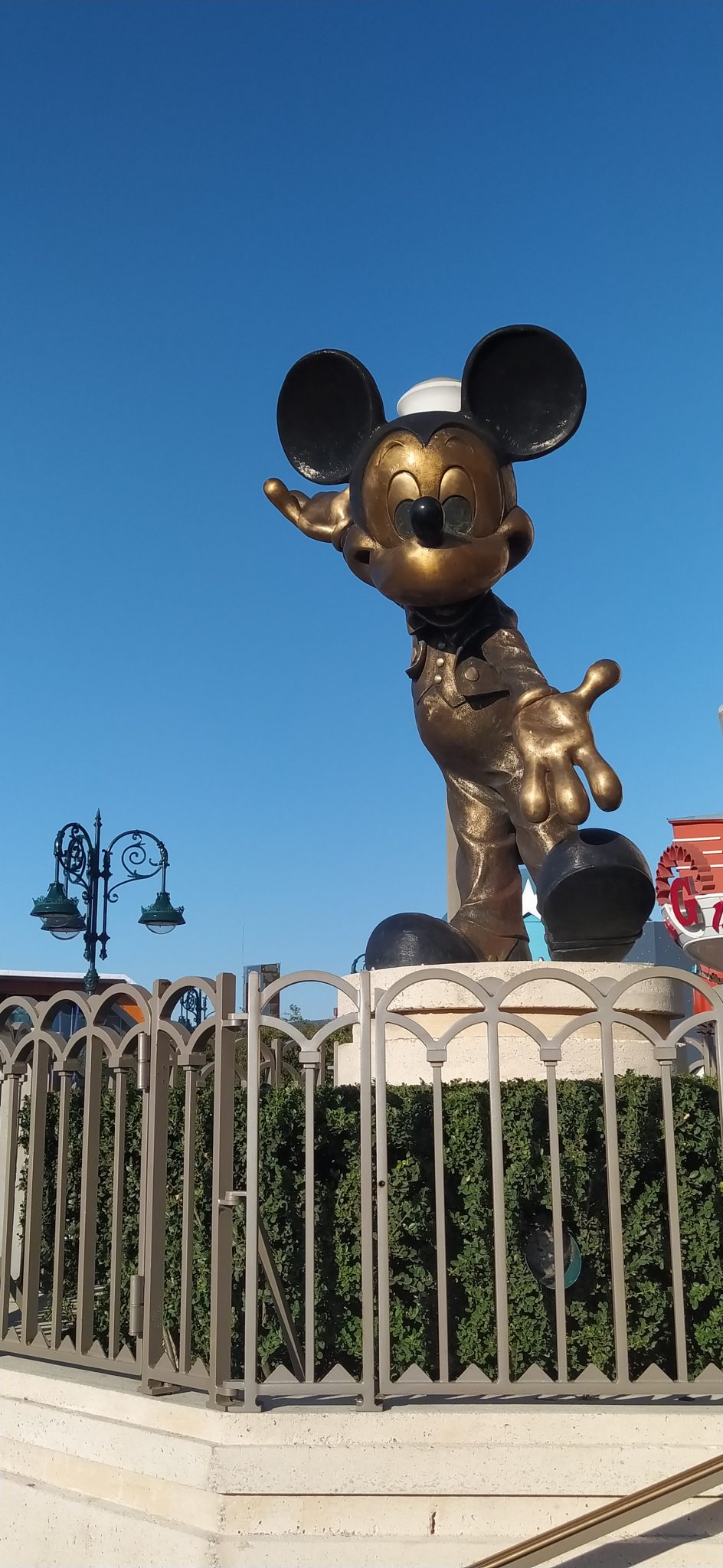 Bus Magical Shuttle Disneyland ou VTC 8 places ? - Airport Shuttle Cab